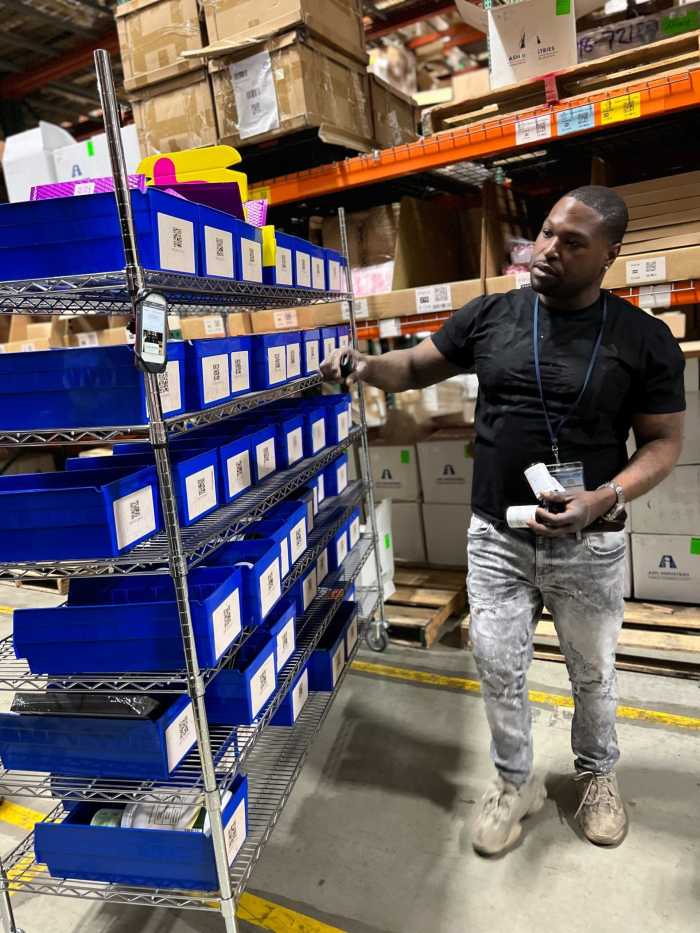 What is Pick-to-Tote? Solutions for Smarter Warehouse Fulfillment