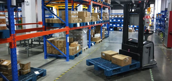 Hybrid Order Picking Guide: Revolutionize Warehousing