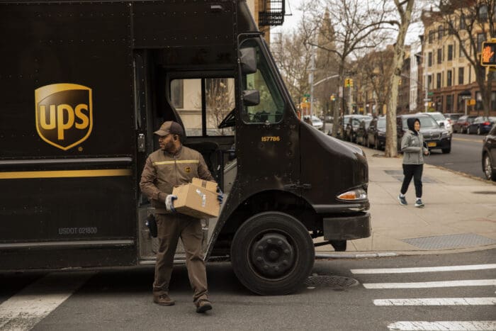 Calculate Shipping Costs: Carrier Rate Calculators & Estimates